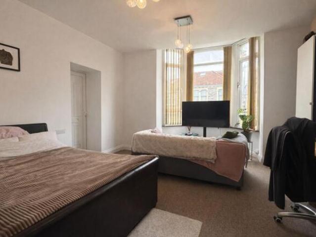 Studio flat for rent in Sommerville Road, BS7