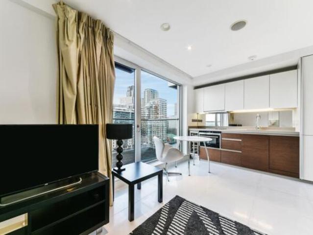Studio flat for rent in South Boulevard, 7 Baltimore Wharf, Canary Wharf, London, E14