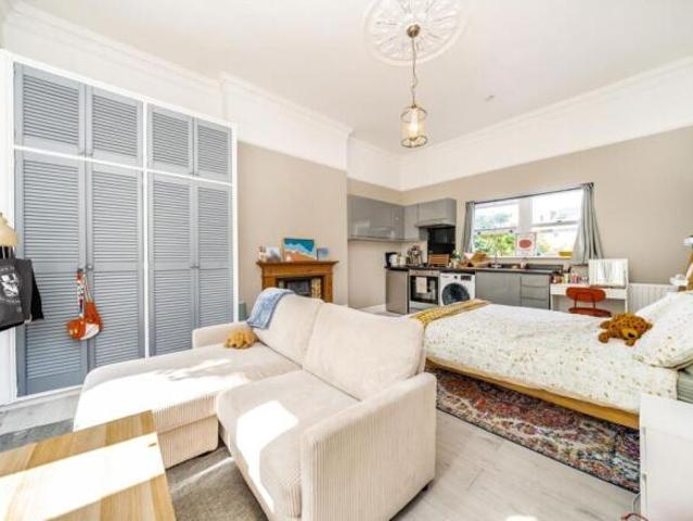 Studio flat for rent in South Hill Park Gardens, London, NW3