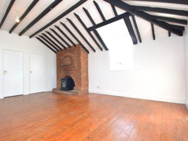 Studio flat for rent in Southbourne Close To Beach, BH6