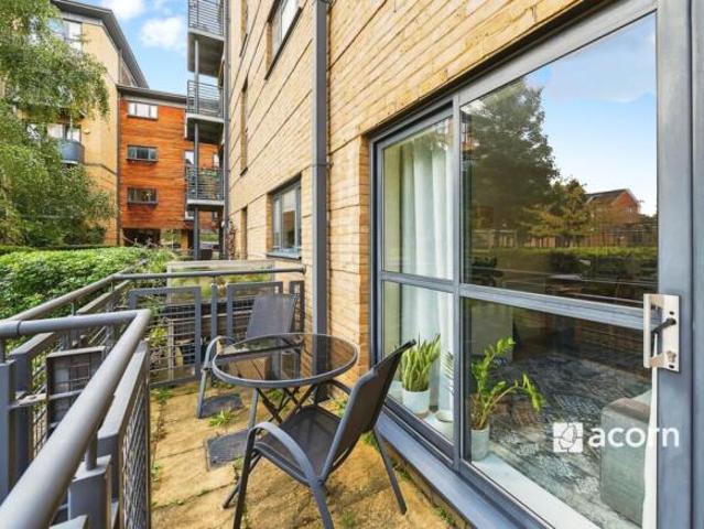 Studio flat for rent in Spa Road Bermondsey SE16