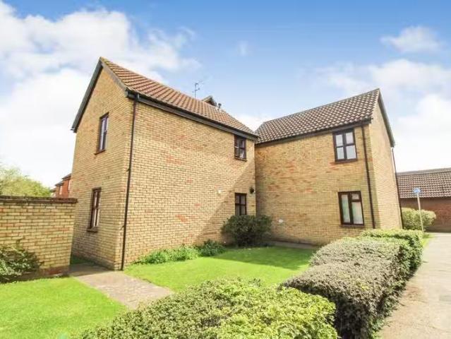 Studio flat for rent in Spencer Court, CM3