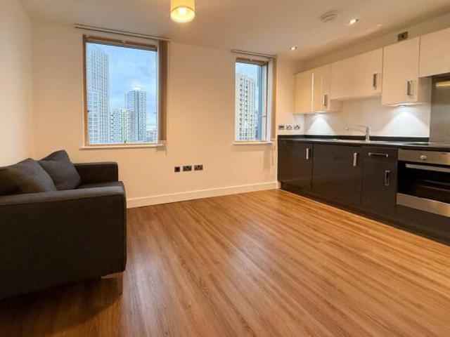 Studio flat for rent in Swanton Court, Lewisham, SE13