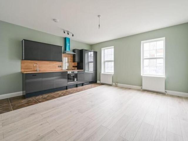 Studio flat for rent in ST. James's street, london, e17 7pj, walthamstow, london, e17