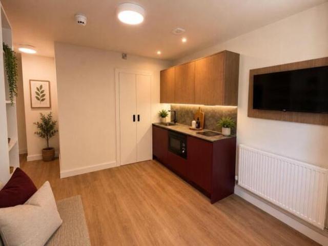 Studio flat for rent in St. Marys Gate, Derby, Derbyshire, DE1