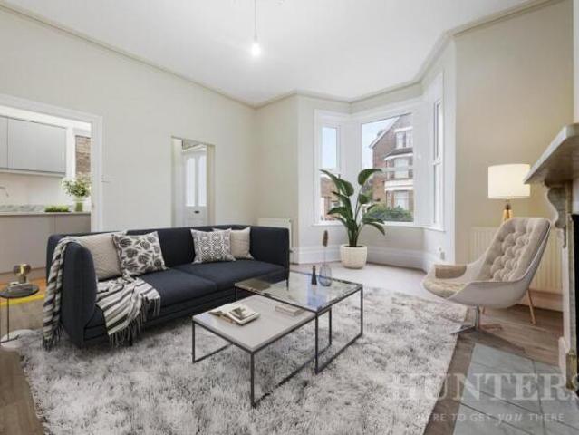 Studio flat for rent in St. Pauls Road, London, N17