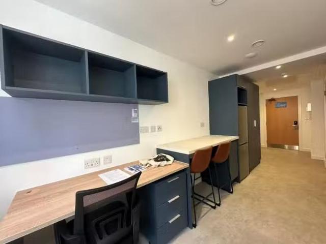 Studio flat for rent in St. Peters Street, Canterbury, Kent, CT1