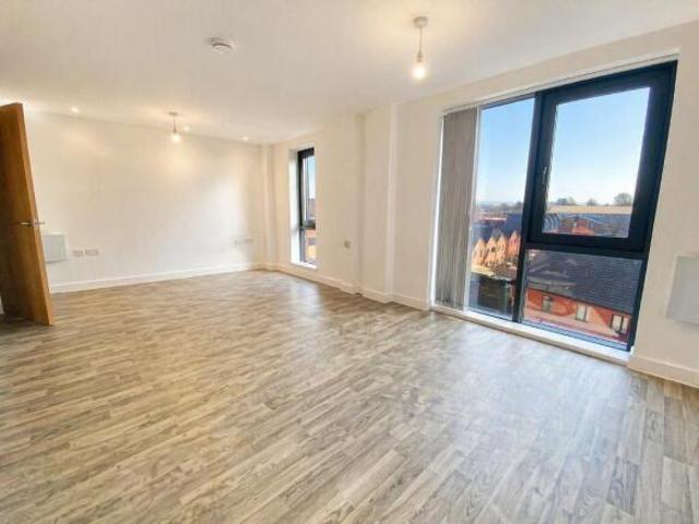 Studio flat for rent in Stockport Road, Manchester, M13 0BR, M13