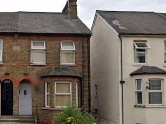 Studio flat for rent in Stoke Road SL2