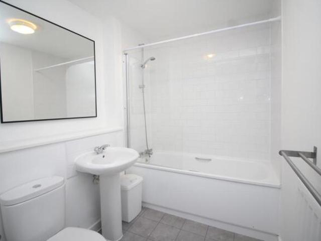 Studio flat for rent in Staten House, The Hub, MK9
