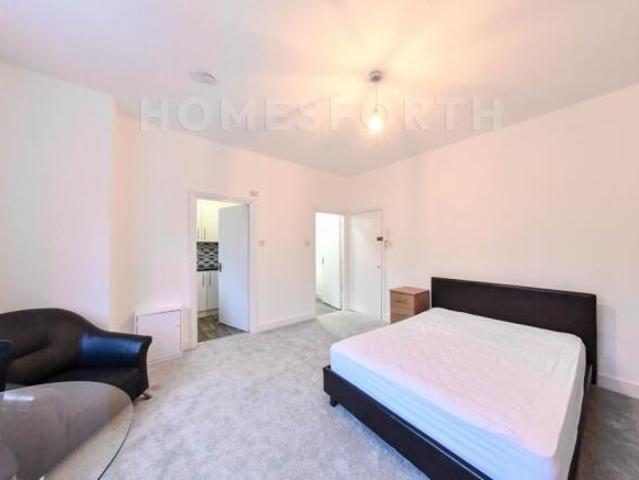 Studio flat for rent in Stanley Gardens, Willesden Green, NW2