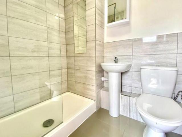 Studio flat for rent in Stephenson Court, SL1