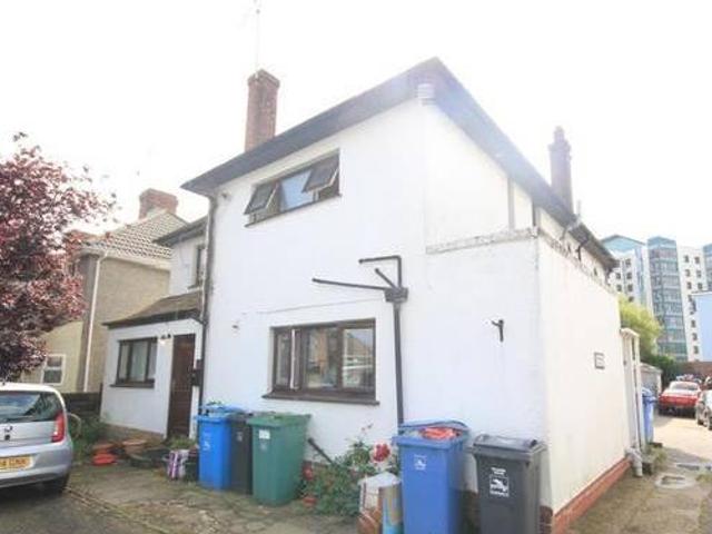 Studio flat for rent in Sterte Avenue Poole BH15