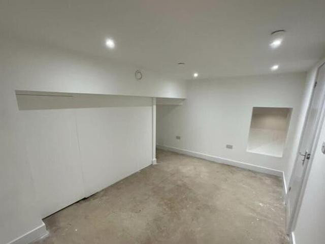 Studio Flat For Rent In Stratford