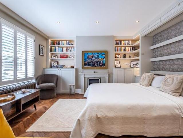 Studio flat for rent in Stratford Road London W8