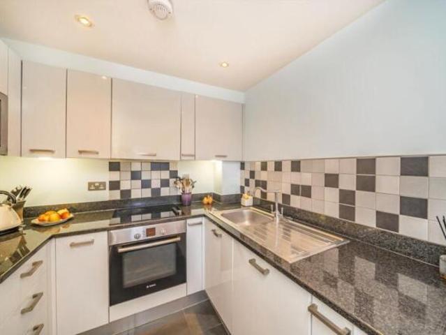 Studio flat for rent in Streatham Place, Brixton, SW2