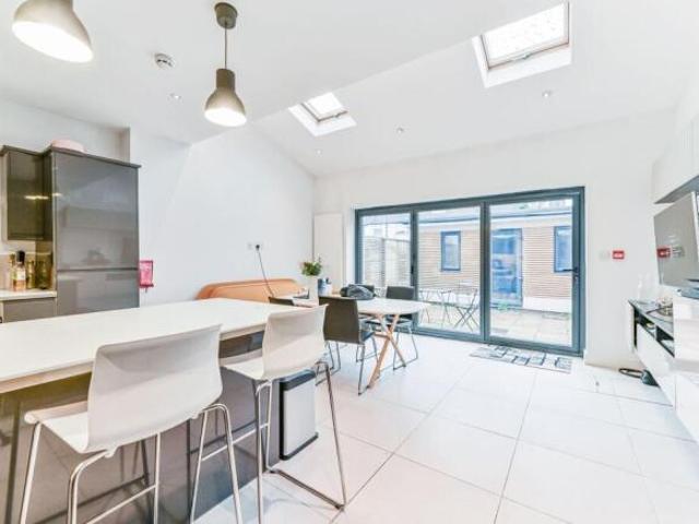 Studio flat for rent in. STREATHAM VALE, Streatham Vale, London, SW16