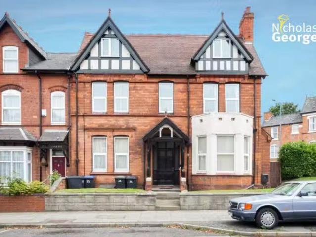 Studio flat for rent in Strensham Rd, Balsall Heath, B12 9RR.