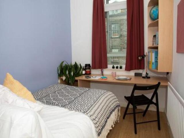 Studio flat for rent in Student Only | 51/44 Weeks | Edinburgh | EH1