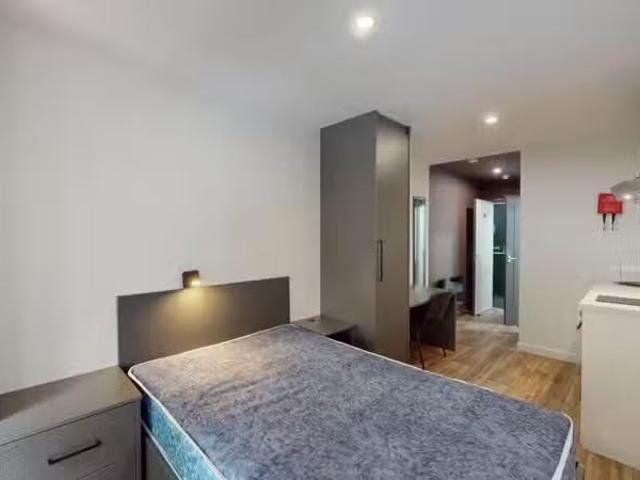 Studio flat for rent in Studio 3, Pershore Road, Stirchley, Bi.