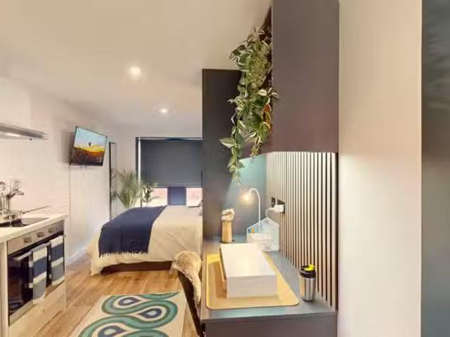 Studio flat for rent in Studio 28, 1256 1258 Pershore Road, Se.