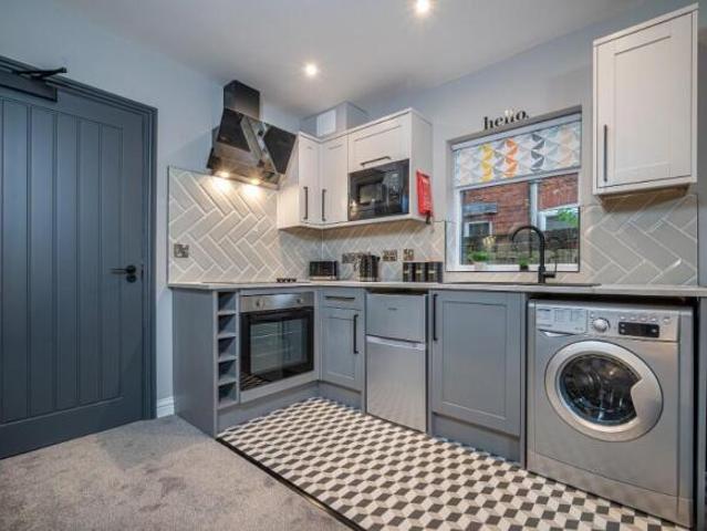 Studio flat for rent in Studio 2, 79 Lansdown Road, Swindon, Wiltshire, SN1