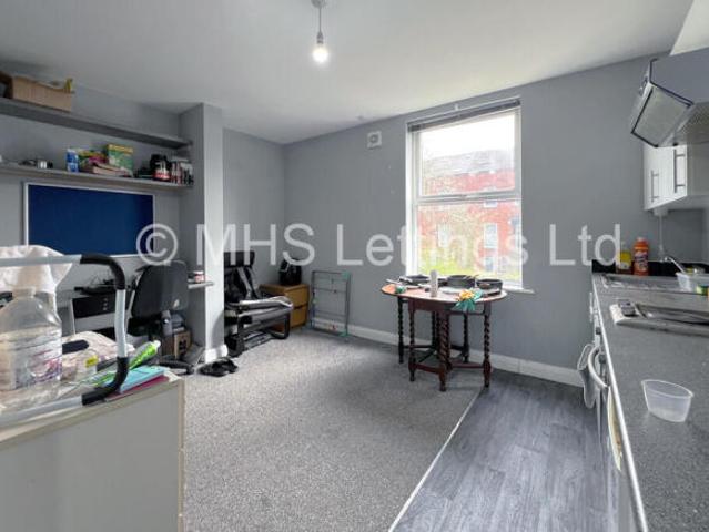Studio flat for rent in Studio 5, 4 Midland Road, Leeds, LS6 1BQ, LS6