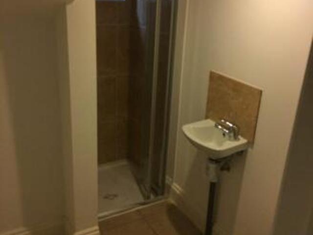 Studio flat for rent in Studio Flat – High Road, Tottenham N17
