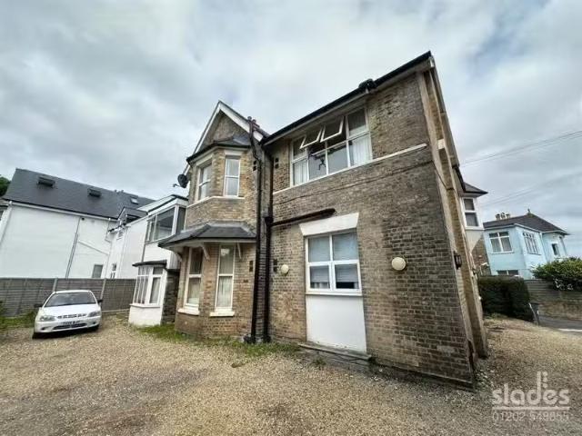 Studio flat for rent in STUDIO Tregonwell Road, Bournemouth.