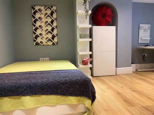 Studio flat for rent in Studios At 17 Castle Street, Worcester, WR1, Studio Accommodation, WR1
