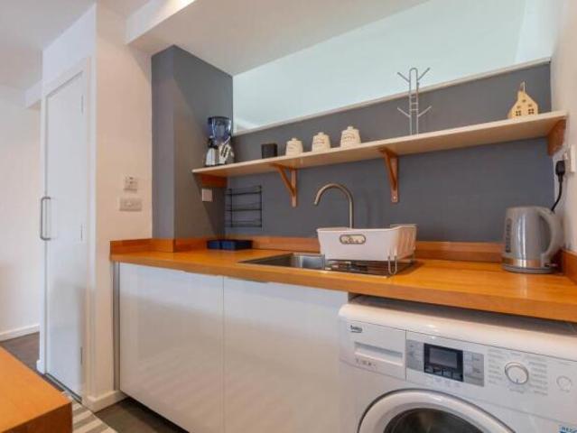 Studio flat for rent in Sun House, Bennetts Hill, B2