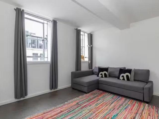 Studio flat for rent in Sun House, Bennetts Hill, B2