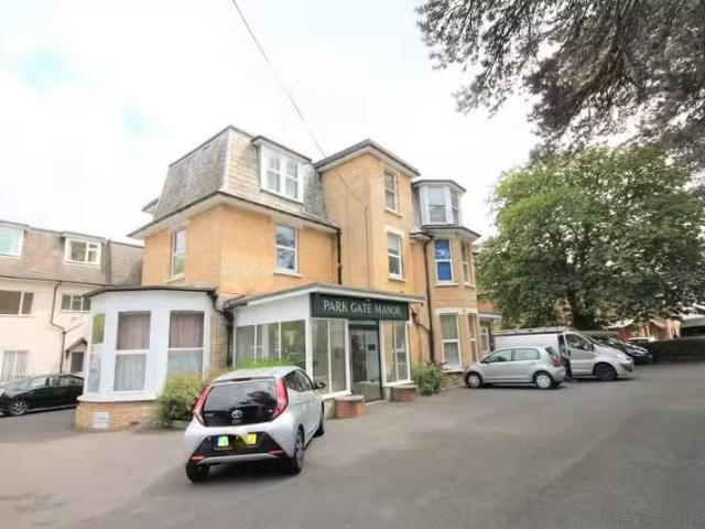 Studio flat for rent in Suffolk Road, Bournemouth, BH2