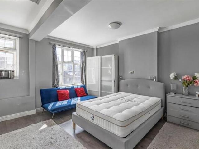 Studio flat for rent in Sussex Gardens, Hyde Park, W2