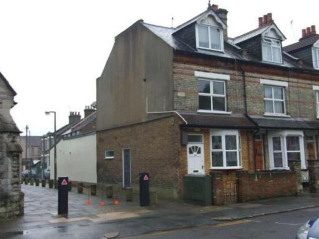 Studio flat for rent in Sutton Road, Watford, WD17