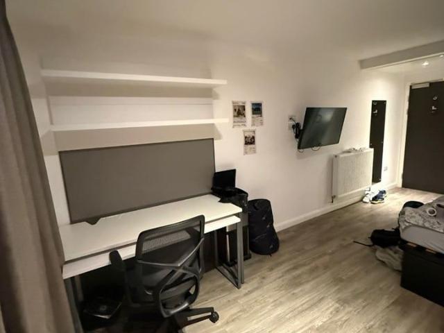 Studio Flat, Fountainbridge, EH3
