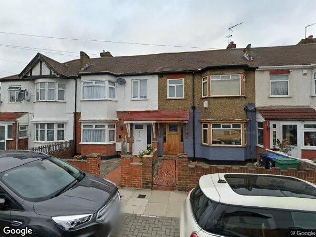 Studio Flat, Garden Way, NW10