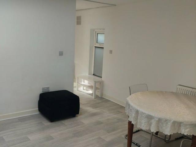 Studio Flat, Gaysham Avenue, IG2