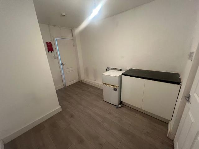 Studio Flat, Gervasa Close, HA9