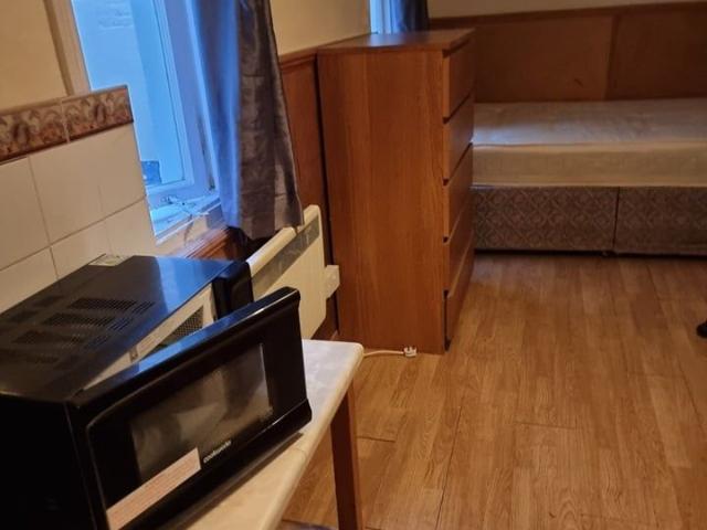 Studio Flat, Gloucester Place, NW1