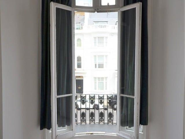 Studio Flat, Gloucester Terrace, W2