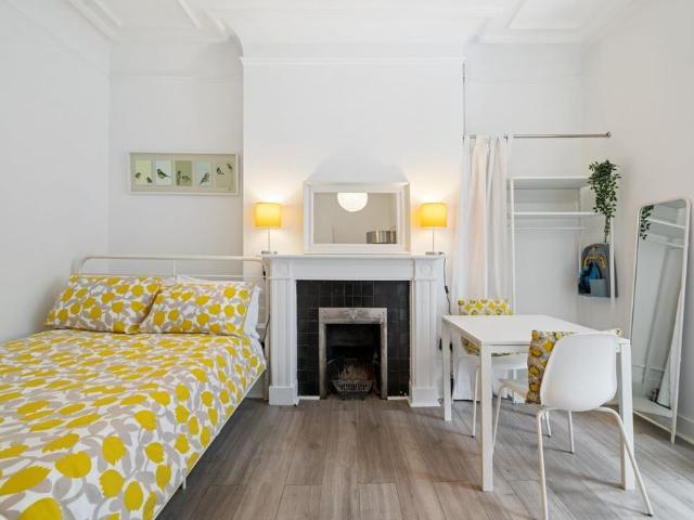 Studio Flat, Glenmore Rd, NW3