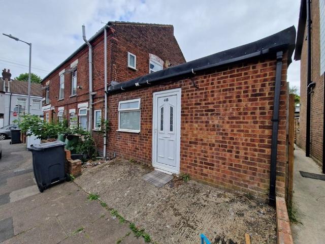 Studio Flat, Granville Road, LU1