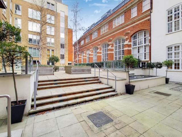 Studio Flat, Great Hall, SW11