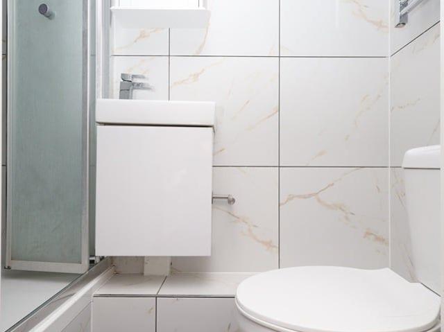 Studio Flat, Hanger Green, W5