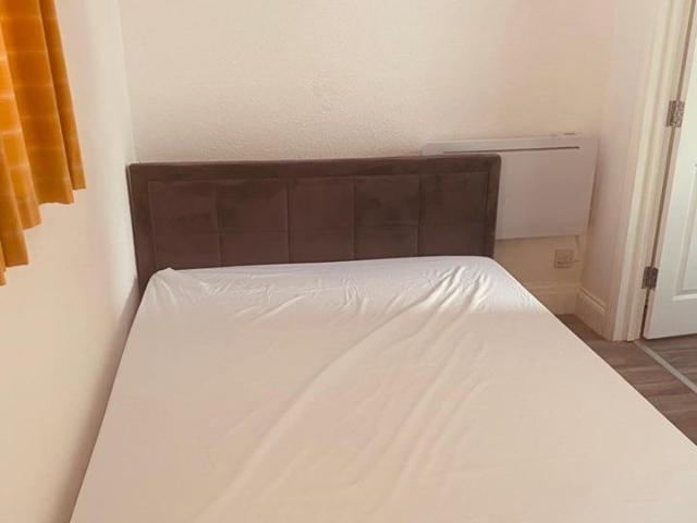 Studio Flat, Hanley Road, IG1