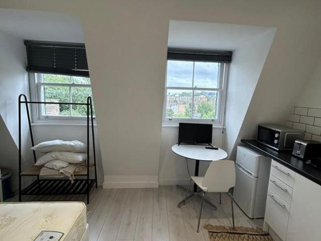 Studio Flat, Hackney Road, E2