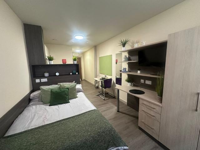 Studio Flat, Halley House, NG1