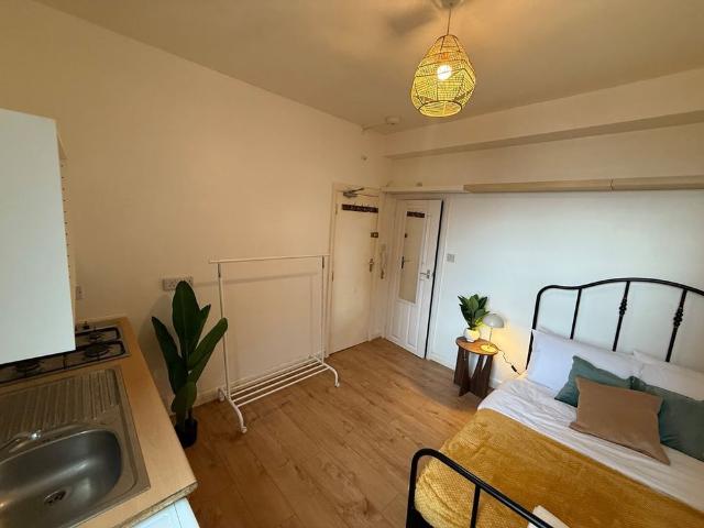Studio Flat, Harlesden, NW10