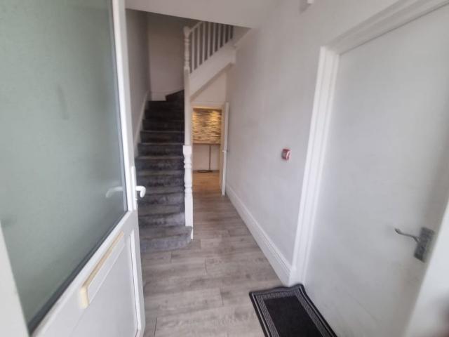 Studio Flat, Hazeldene Road, IG3